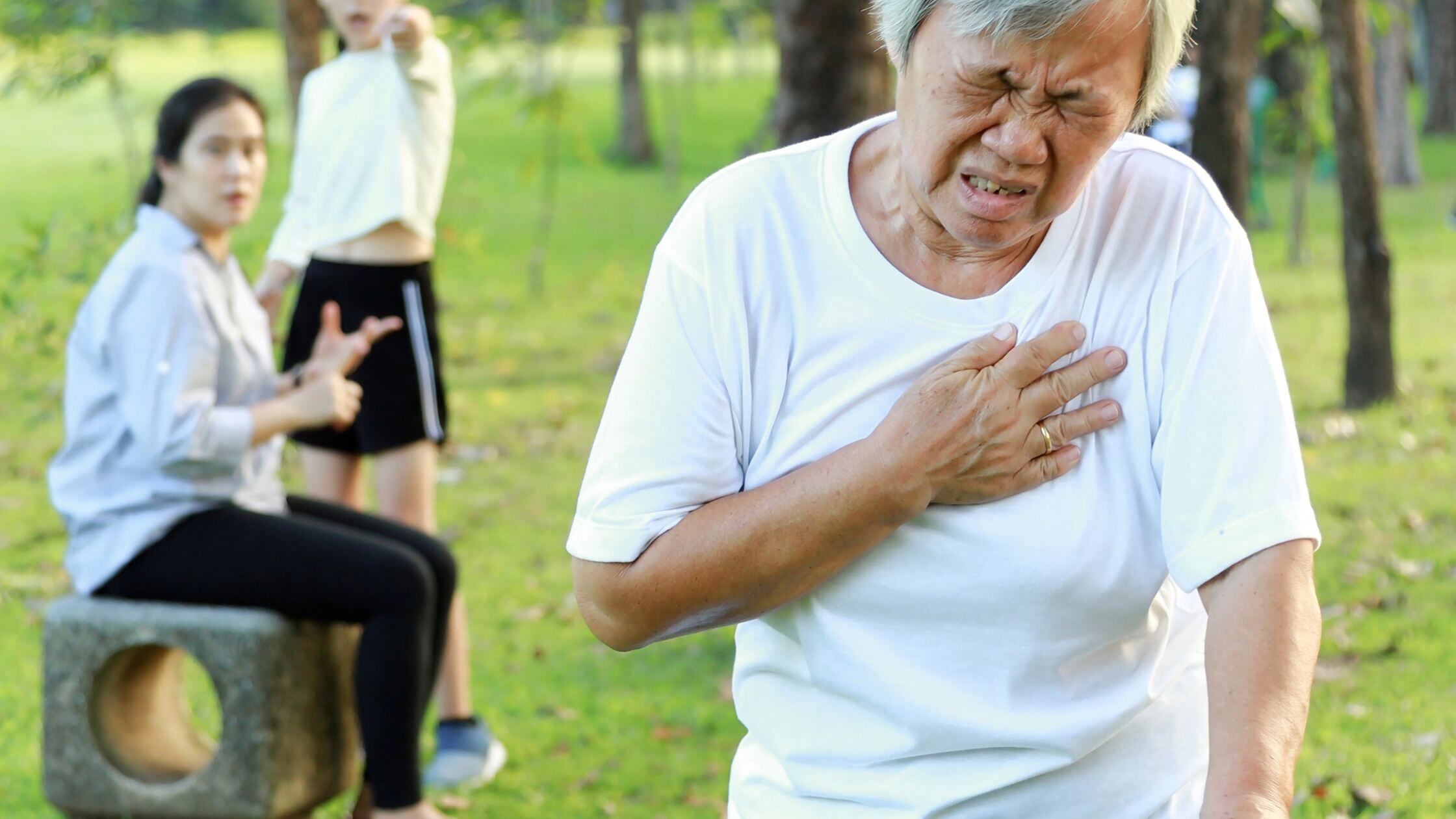 Chronic Obstructive Pulmonary Disease (COPD): Symptoms, Causes, and ...